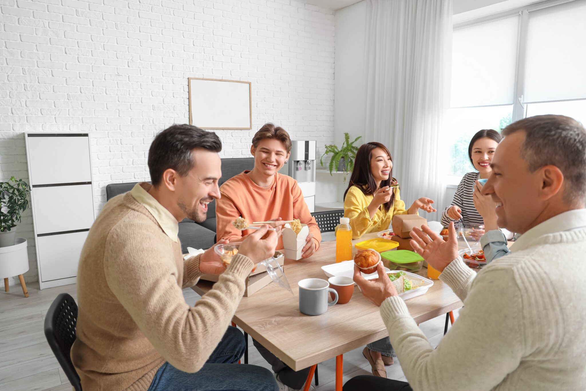 My break don't start till I get my food': Worker says 30-minute lunches ...